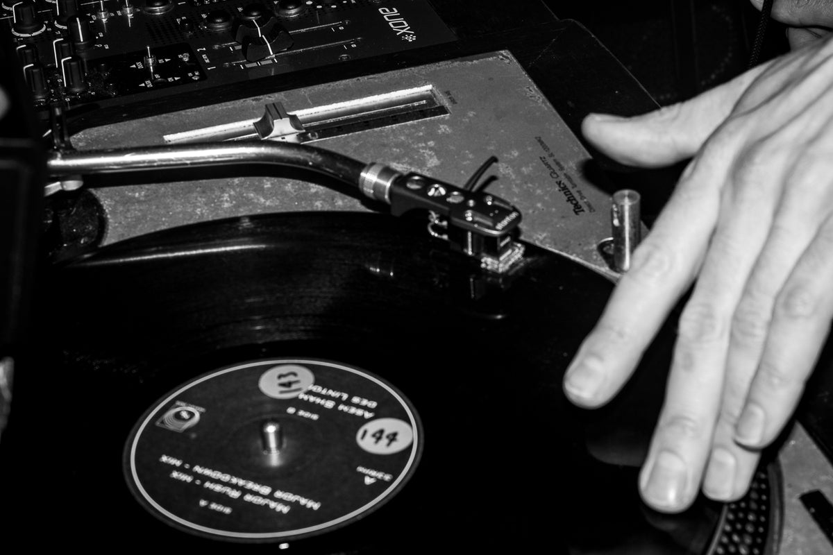 SMALL RAVE Sampler DJ Lesson Auckland